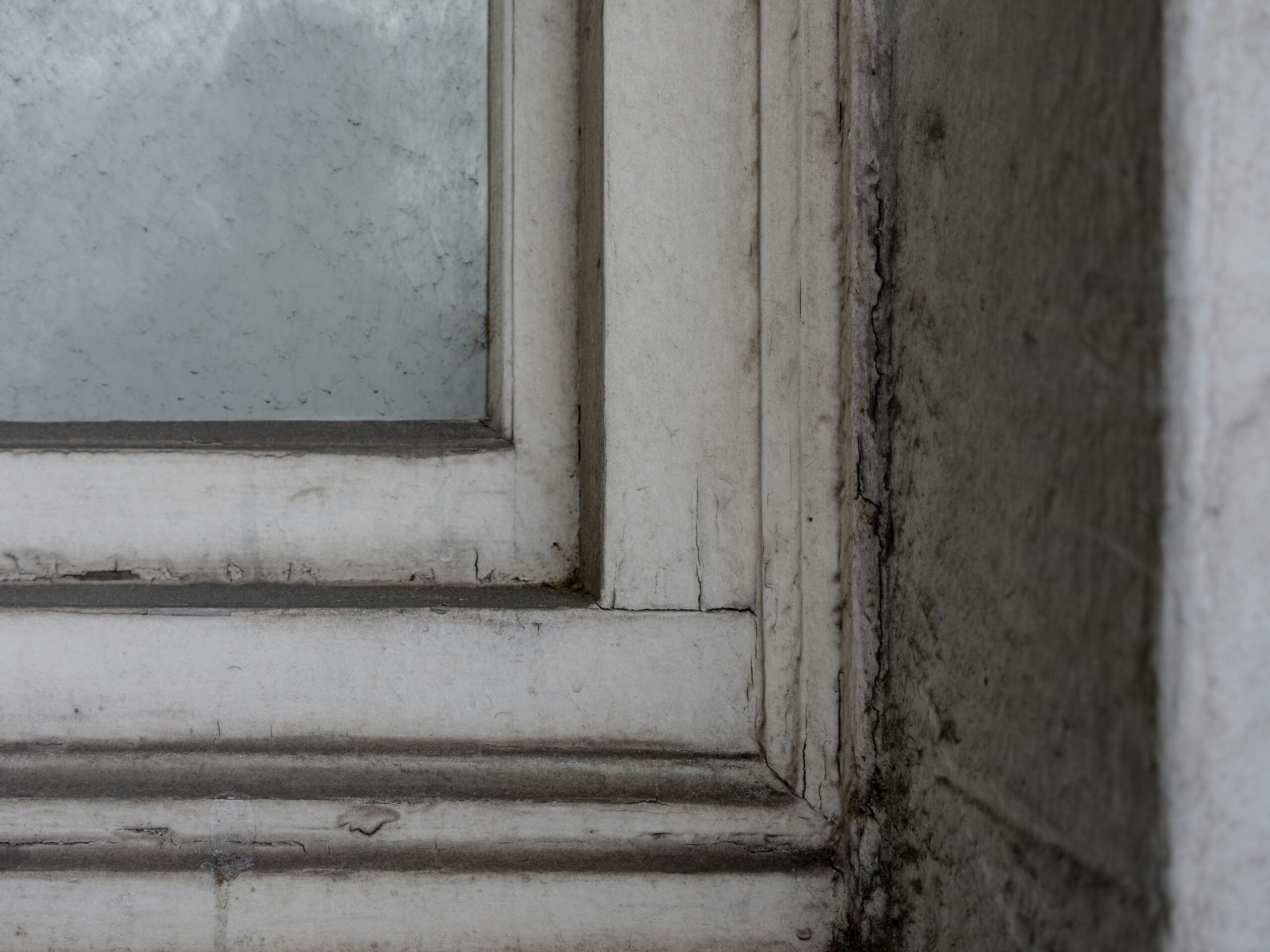 How to Clean Window Sills and Window Tracks - Clear View Services